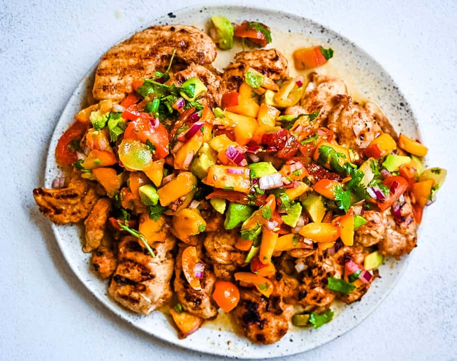 Peach Chipotle Salsa Chicken | Kay's Clean Eats (So much flavor!)